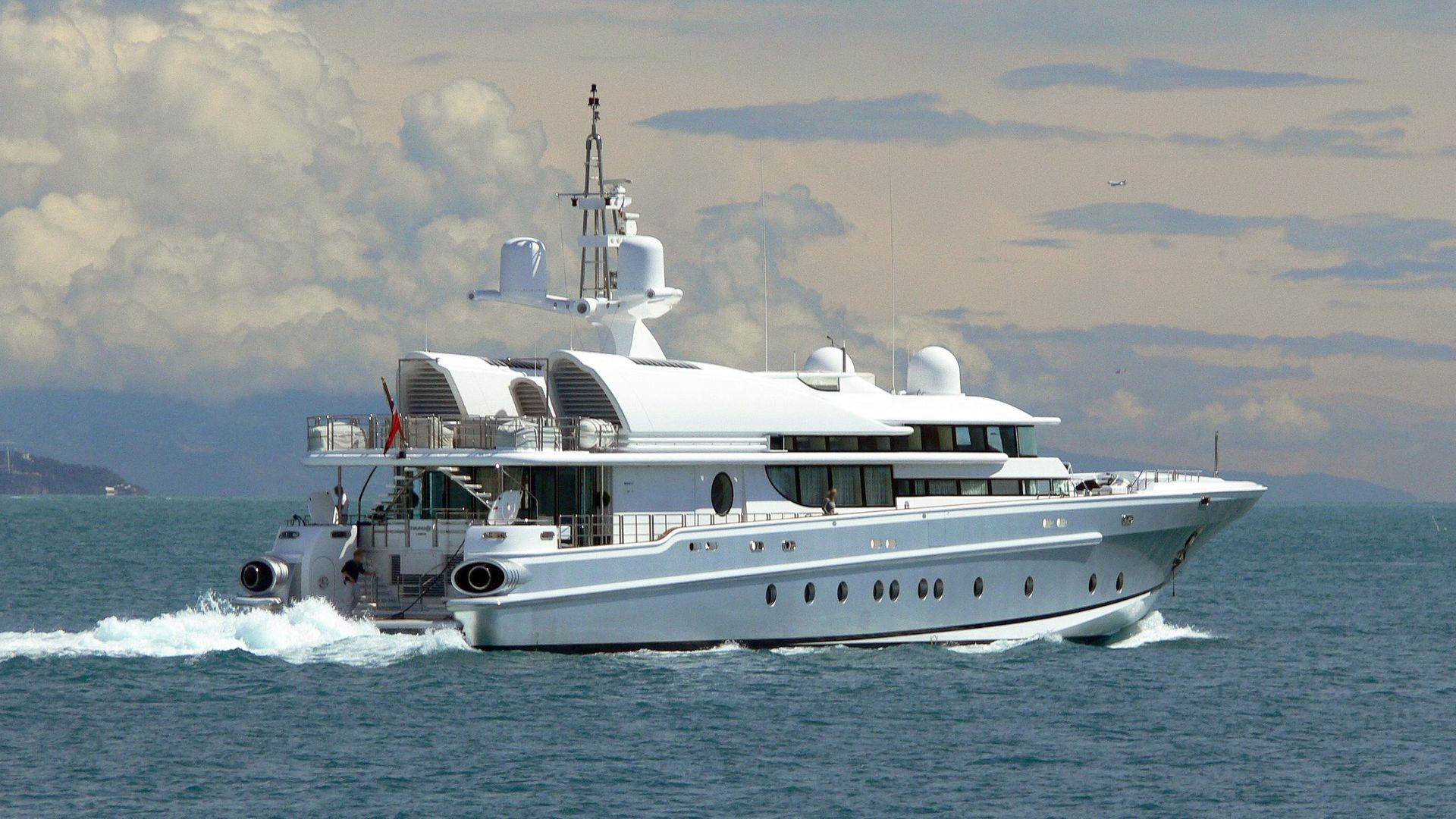 Thunder yacht (Oceanfast, 49.83m, 1998)